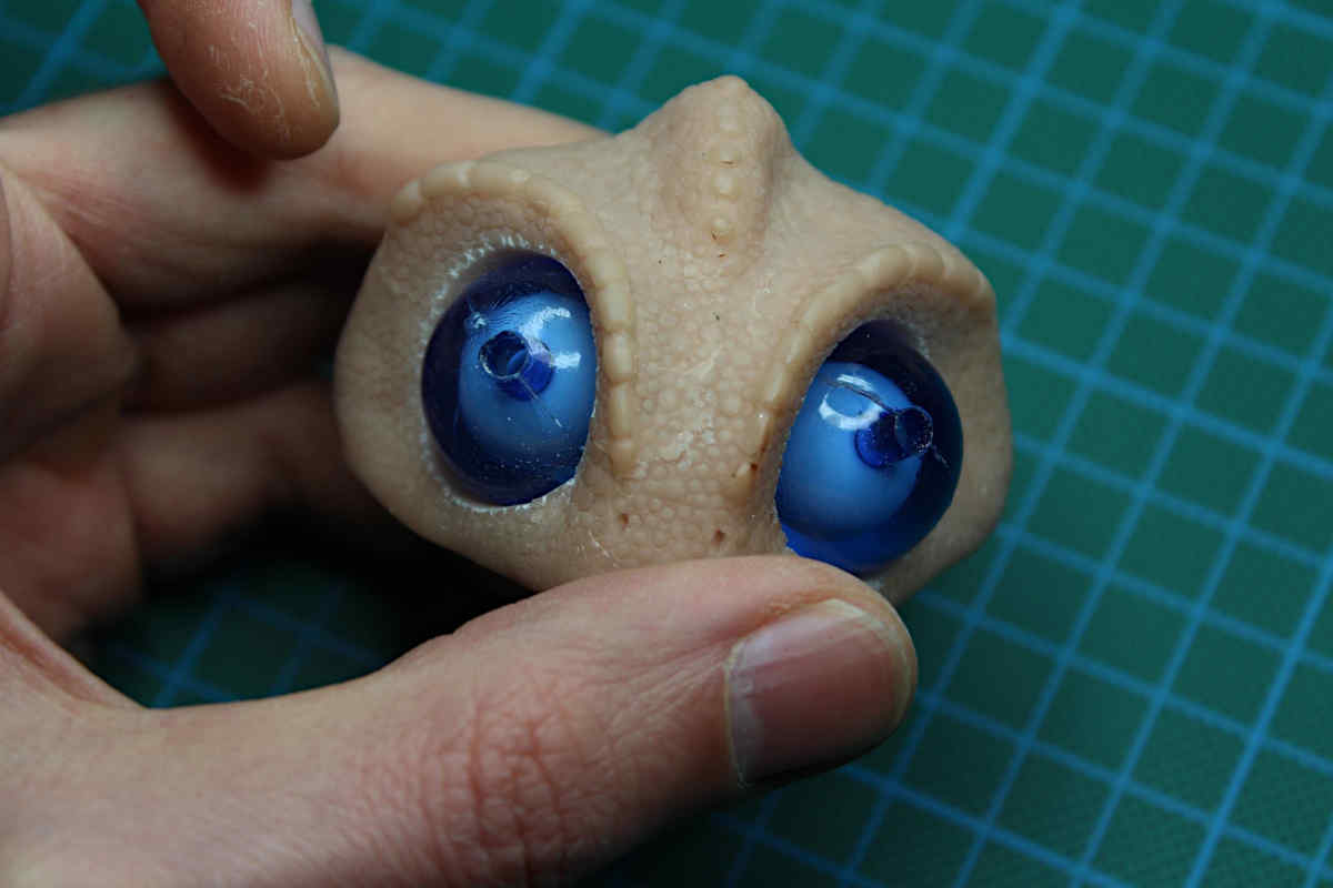 Rapunzel Pascal ring holder | THEMODELMAKER